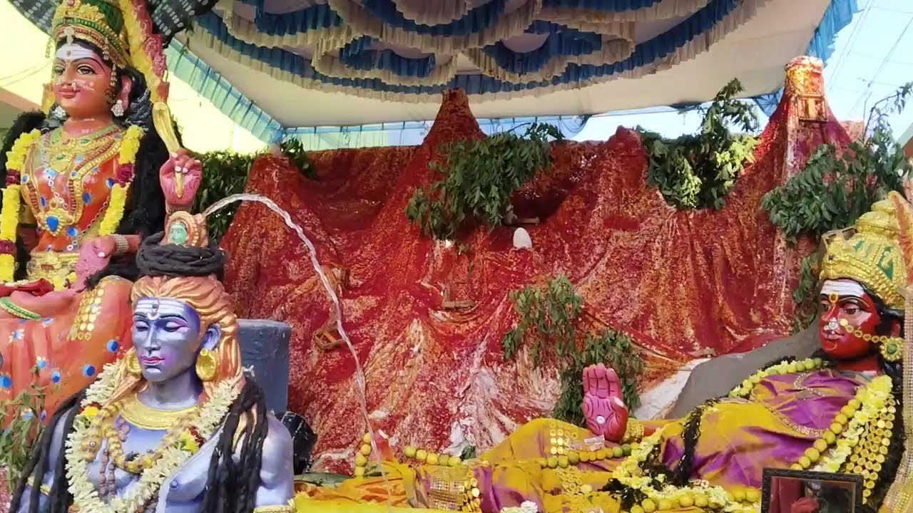 பக்கத்து ஊரில் பட்டைய கிளப்பும் ஏகவள்ளியம்மன் கோயில் திருவிழா ...