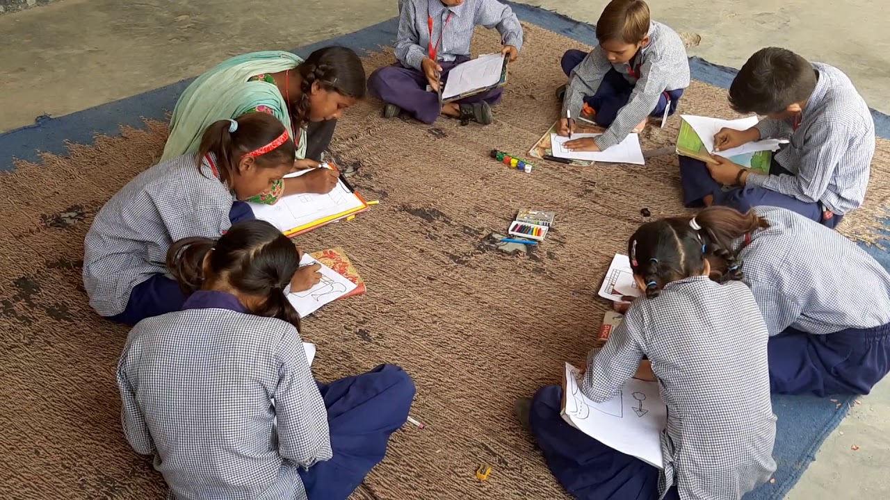 GPS buhawa ma 5th or 4th class ka baccha drawing karte hue - YouTube