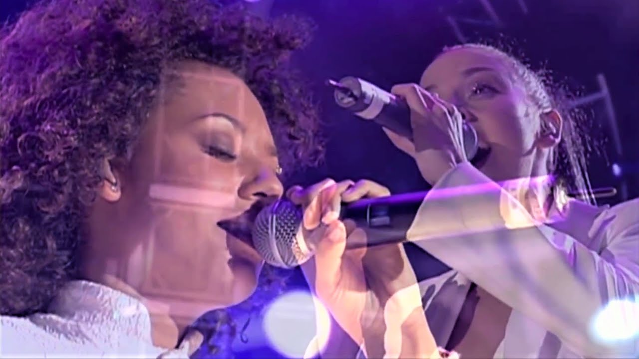 Mel B & Melanie C - Concert moments - YouTube