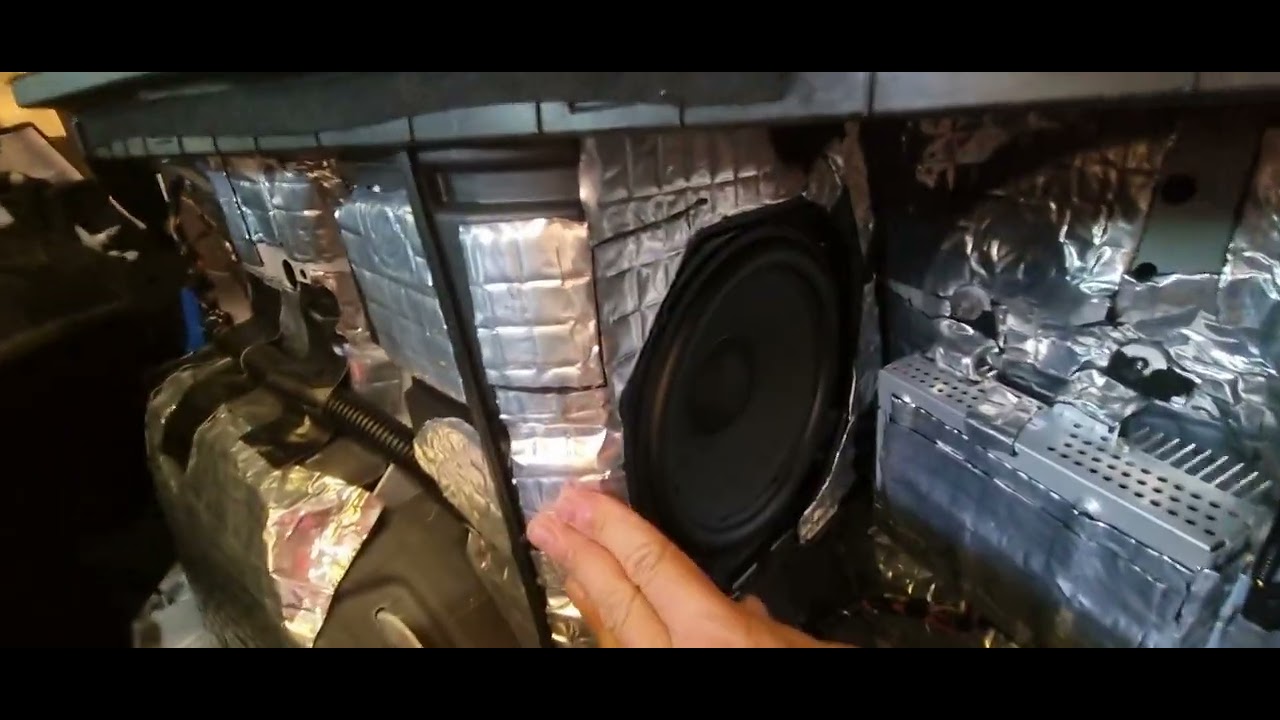 Tesla Model Y trunk noise, sidepanel clirring - YouTube