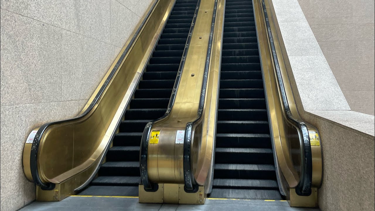 Custom Handrails! Cool Vintage 1976 OTIS Escalators | The Justice ...