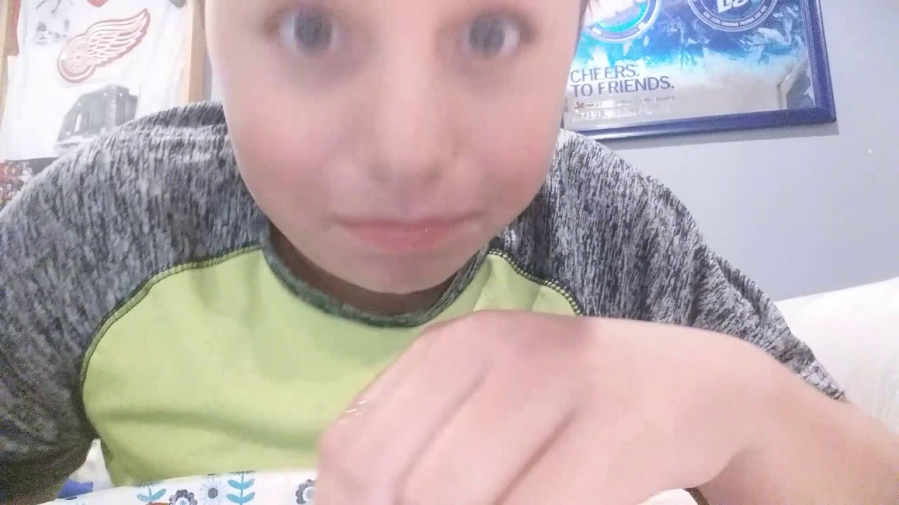 Baseball boy 30 ASMR eating pears and cherrys, eating sounds (no ...