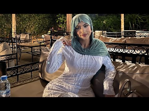 Sally Rose – Moroccan Hijabi Fashion Icon | Curvy Model