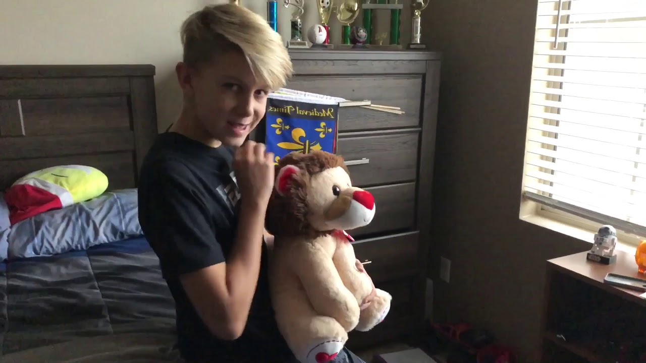 Poe-ject-Brady Plecity and Devin Barlow - YouTube