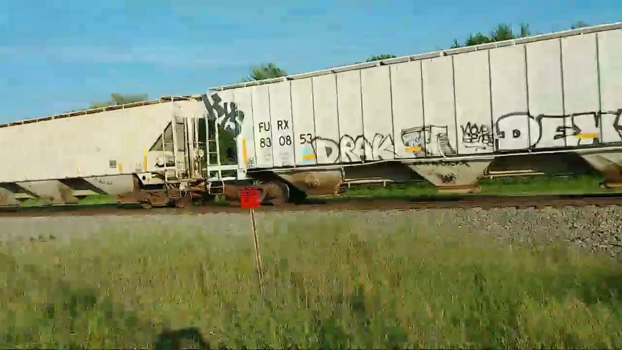 Live Streaming Norfolk Southern Triclops 6811 Train - YouTube