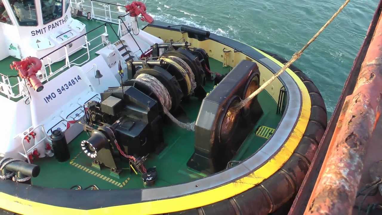 Berge Bureya, SMIT tugboats and KRVE boatmen at the Port of Rotterdam ...