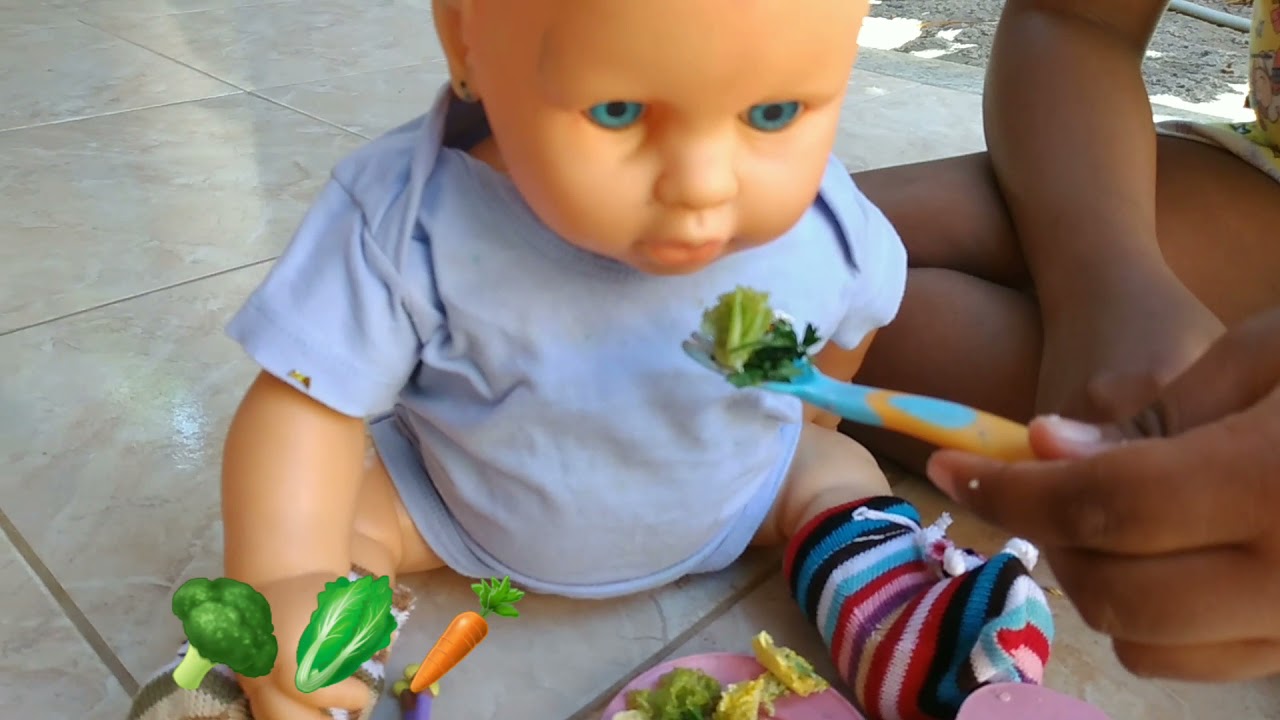 Brincadeira de boneca - YouTube