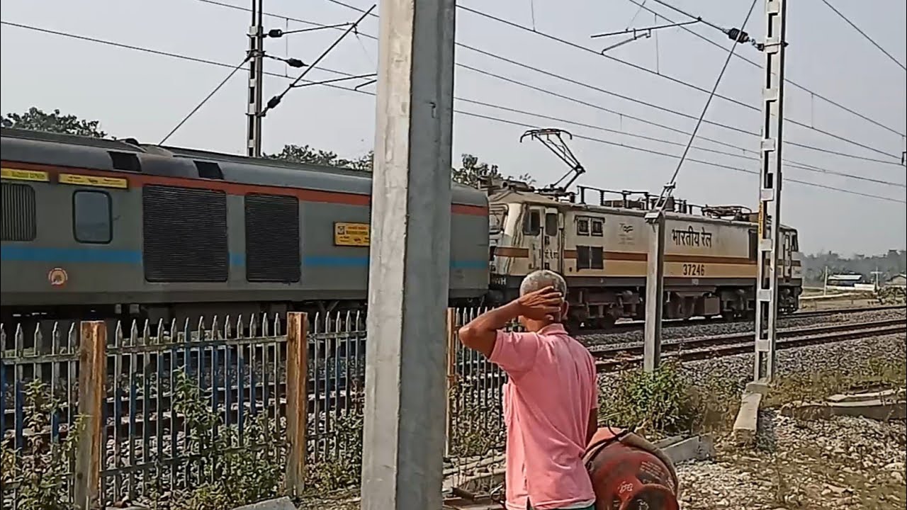 Musical RAILWAY TRACK Sounds | Diesel and Electric Trains at MPS ...