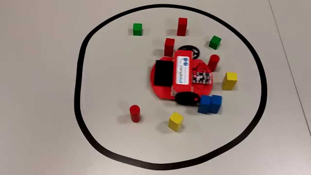 Crumble Robot UNO - Saca Piezas - YouTube