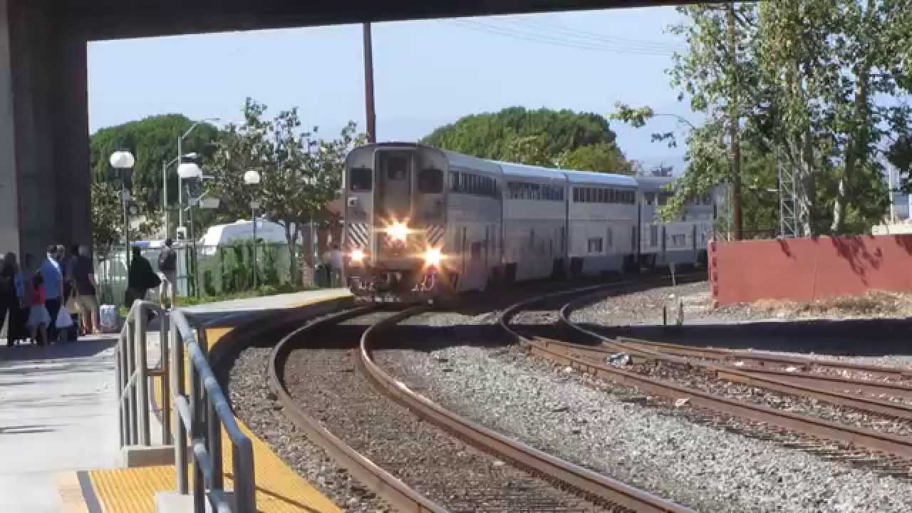 Pacific Surfliner 784 pushed by Amtrak 184 arrives in Oxnard - YouTube