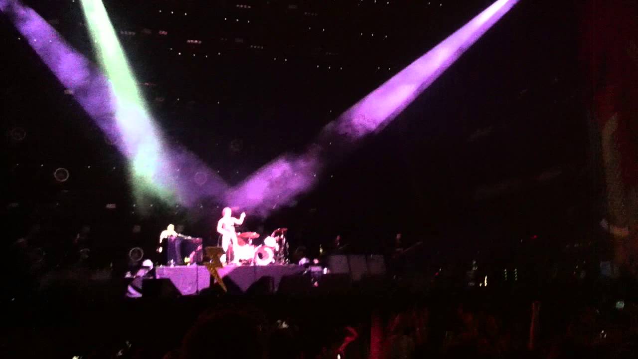 The Killers - Fancy Cover Snippet HD - V Festival - Front 17 August ...