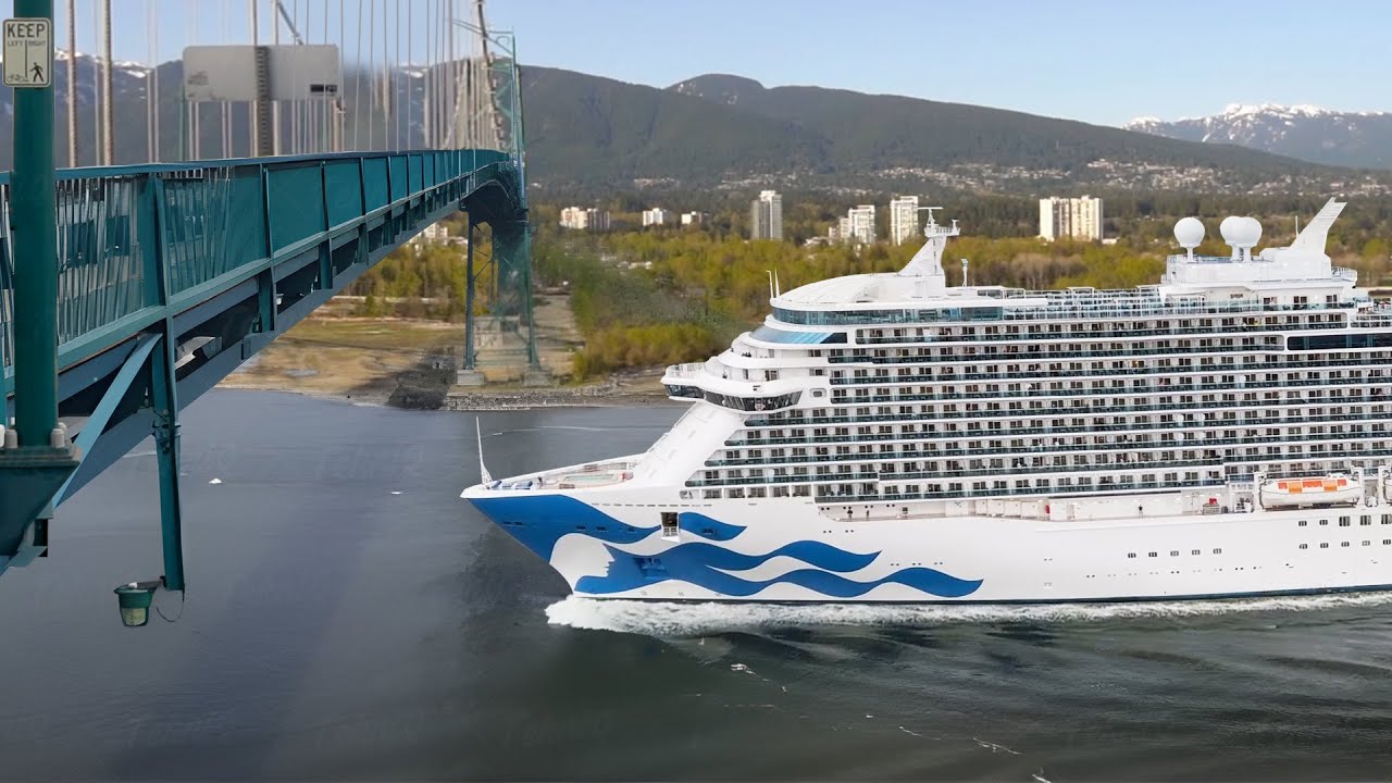 Giant Cruise Ship Tries to Pass Under Low Bridge - YouTube