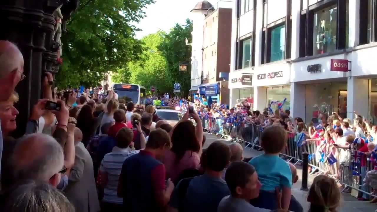 Olympic Torch in Northgate St Chester - YouTube