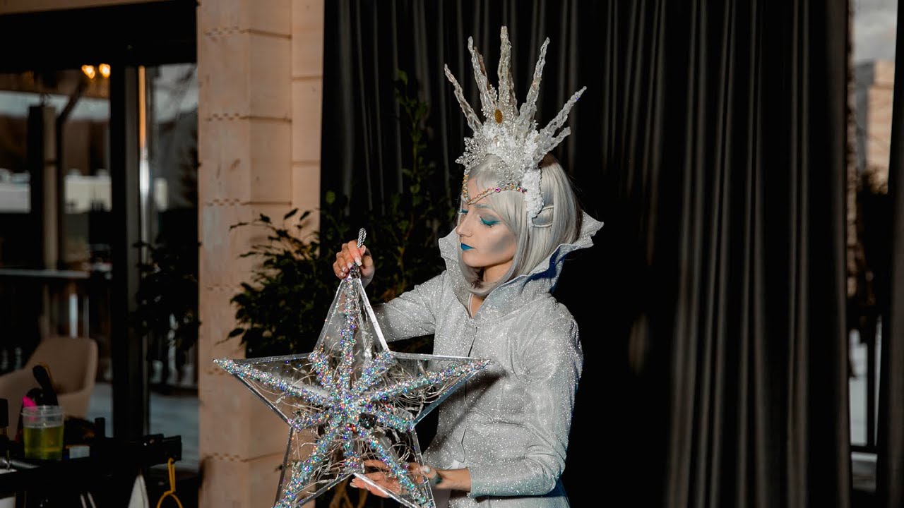 Ice queen bubble show - YouTube