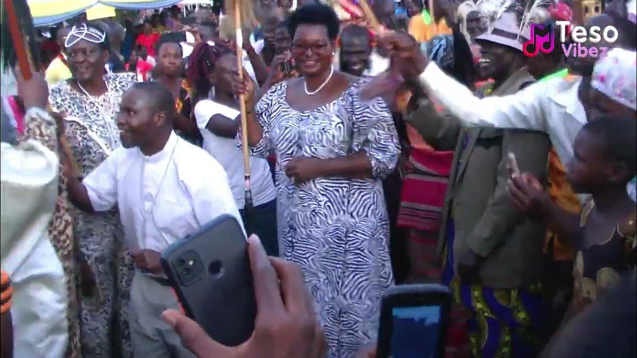 Papa Emorimor Paul Sande Emolot dancing Ajosi with Minister Adoa Hellen - YouTube
