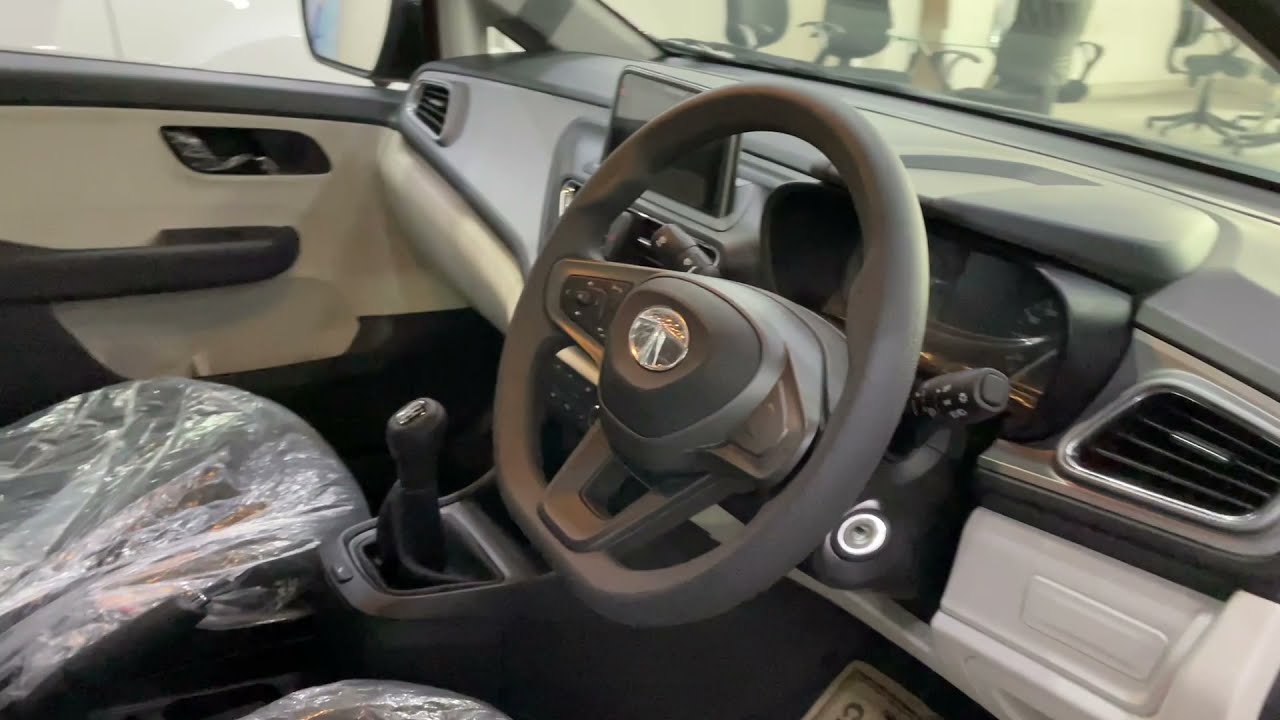 Tata Altroz XM Plus 2021 Walkaround Review Interior Exterior Features ...