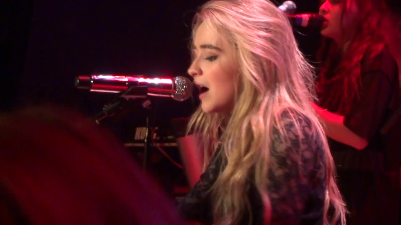 Sabrina Carpenter-Shadows(Live) - YouTube