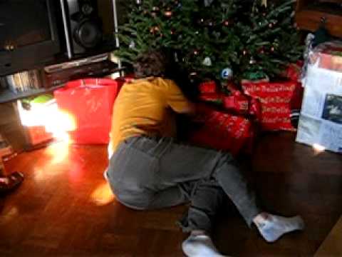 Flatulent Christmas tree fart (Part 3) - YouTube
