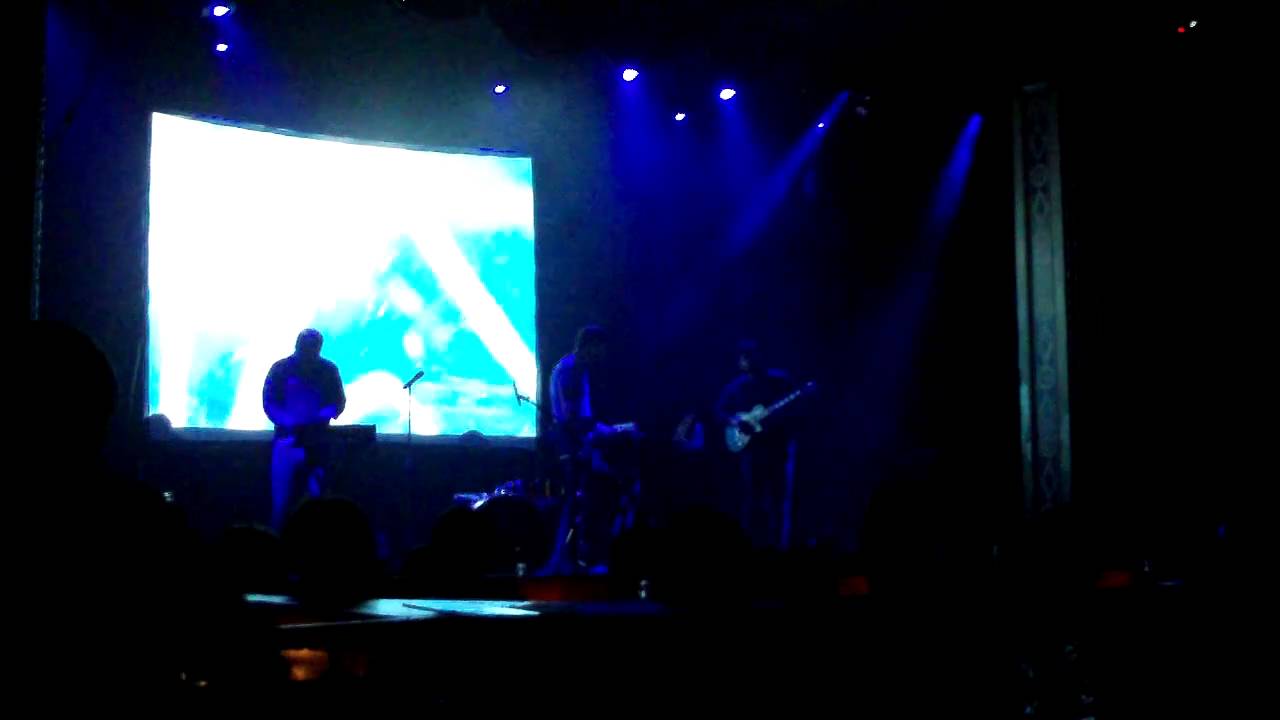 Tycho - Live at The Triple Door - Seattle, WA. "Coastal Break" - YouTube