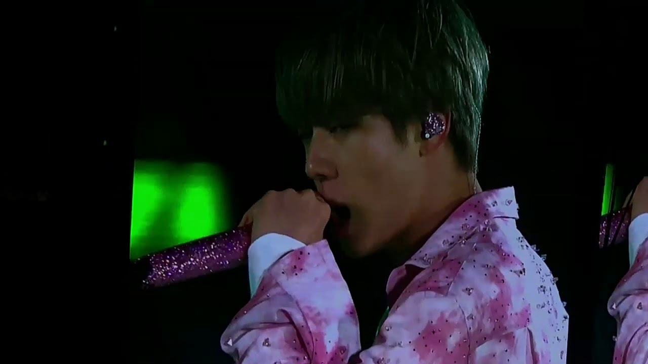 BTS Fire Live Fancam! BTS Chicago Concert May 12th, 2019 - YouTube