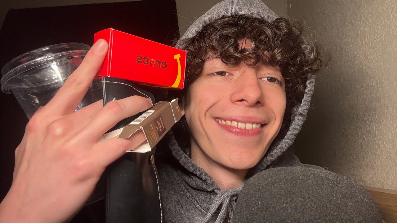ASMR FAST AND AGGRESSIVE TAPPING/MOUTH SOUNDS - YouTube