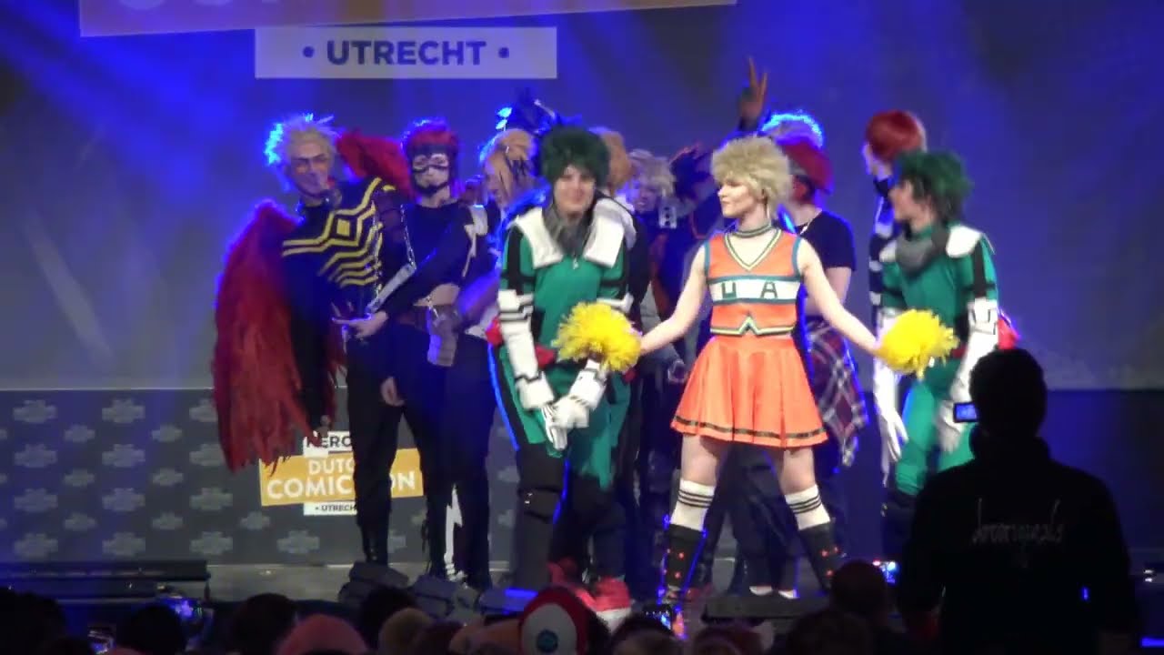 Dutch comic con cosplay catwalk - YouTube