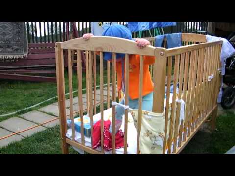 2010-05-01 Jolanka v postýlce na zahrádce.mp4