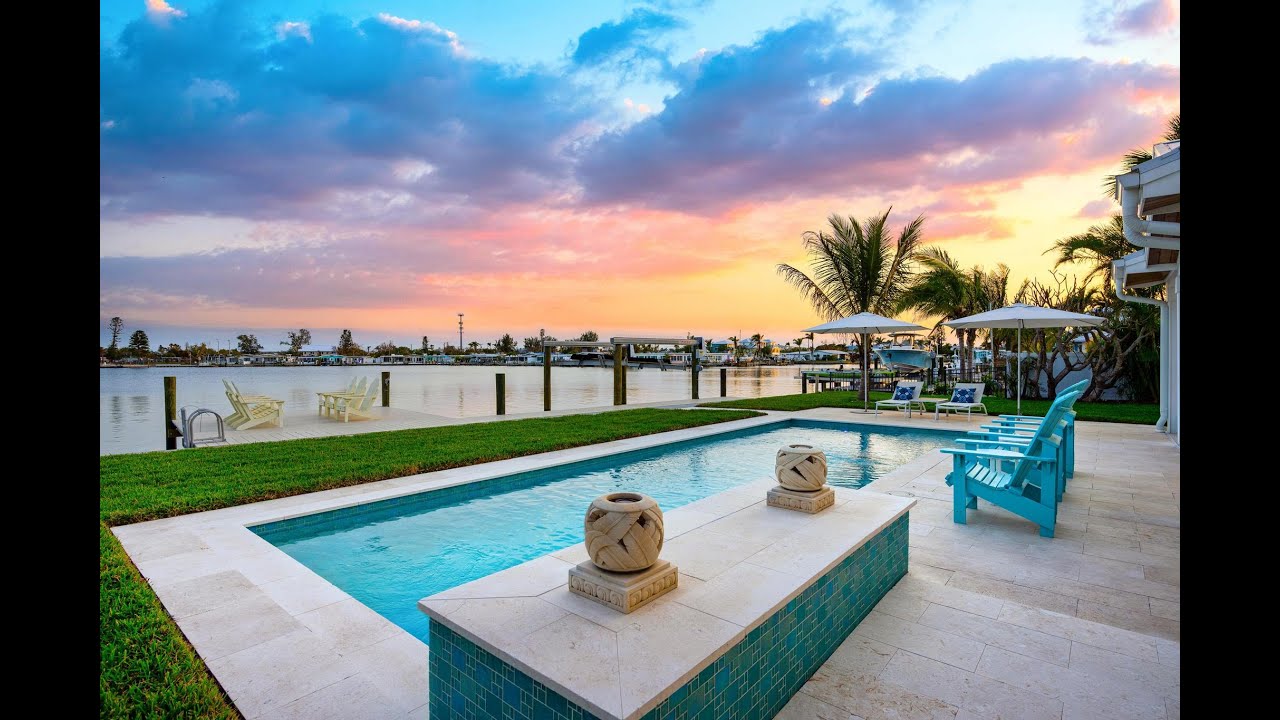 WATERFRONT IN KEY ROYALE | ANNA MARIA ISLAND | 527 Key Royale Dr ...