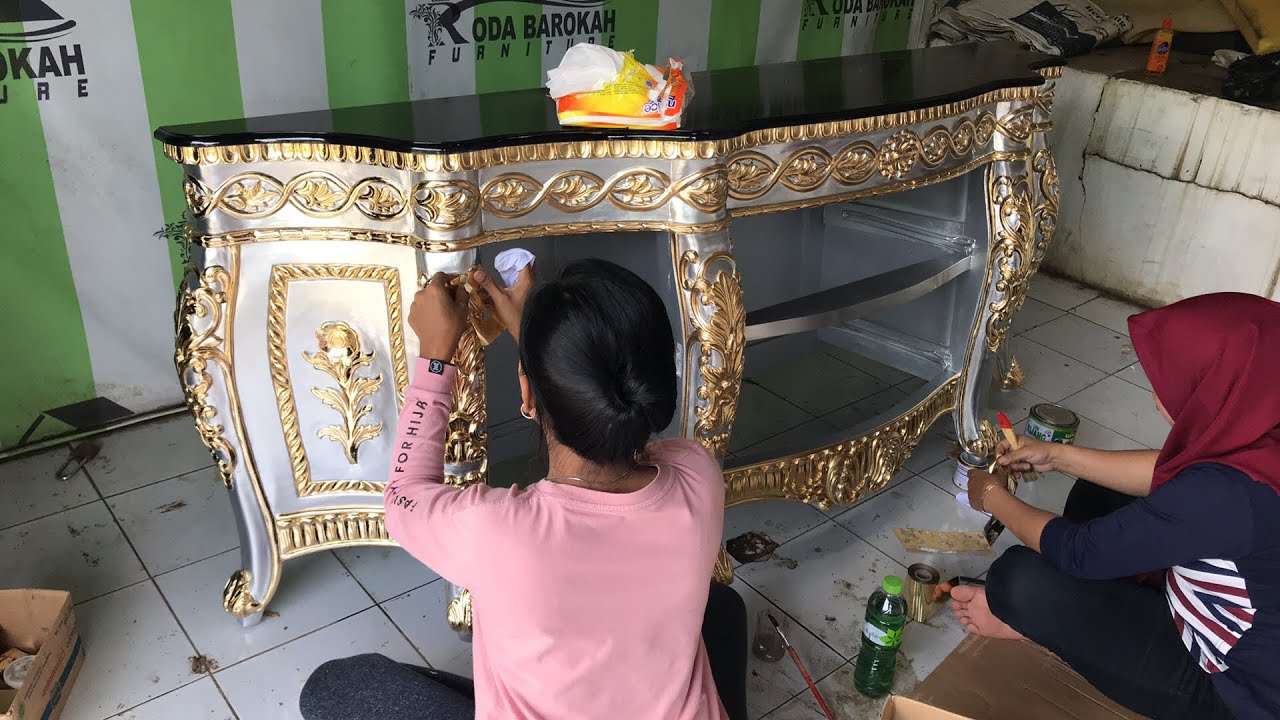 Proses Tempel Emas ( Gold Prada ) Pada Bufet Hias Ukiran Mewah - YouTube