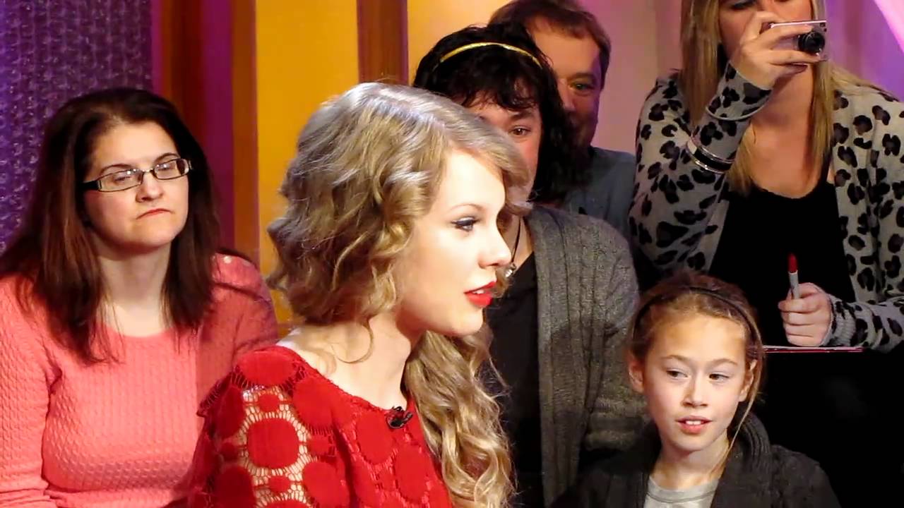 TAYLOR SWIFT AT CTV'S CANADA AM PROMOTING "SPEAK NOW" IN TORONTO - YouTube