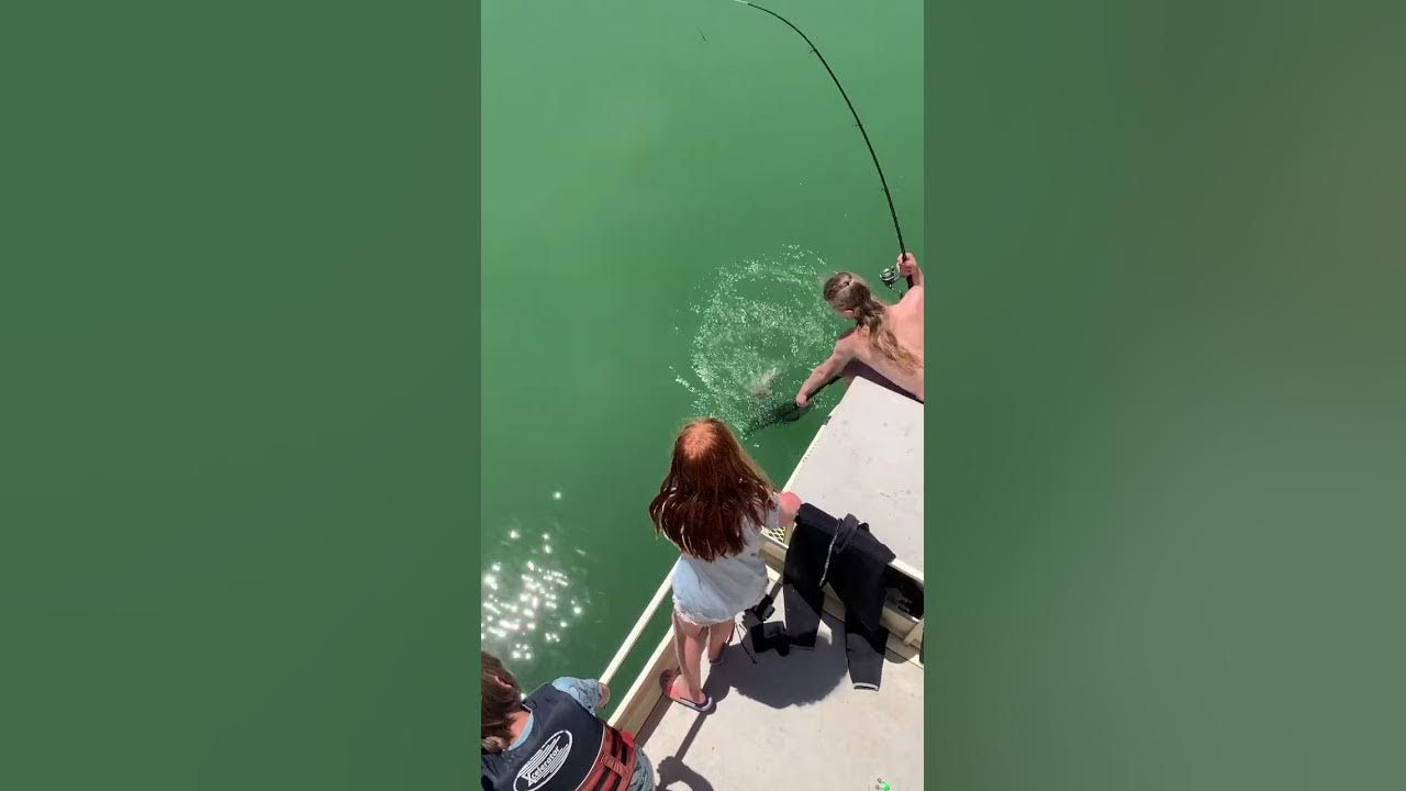 Huge catfish fight and catch!!!!!! - YouTube