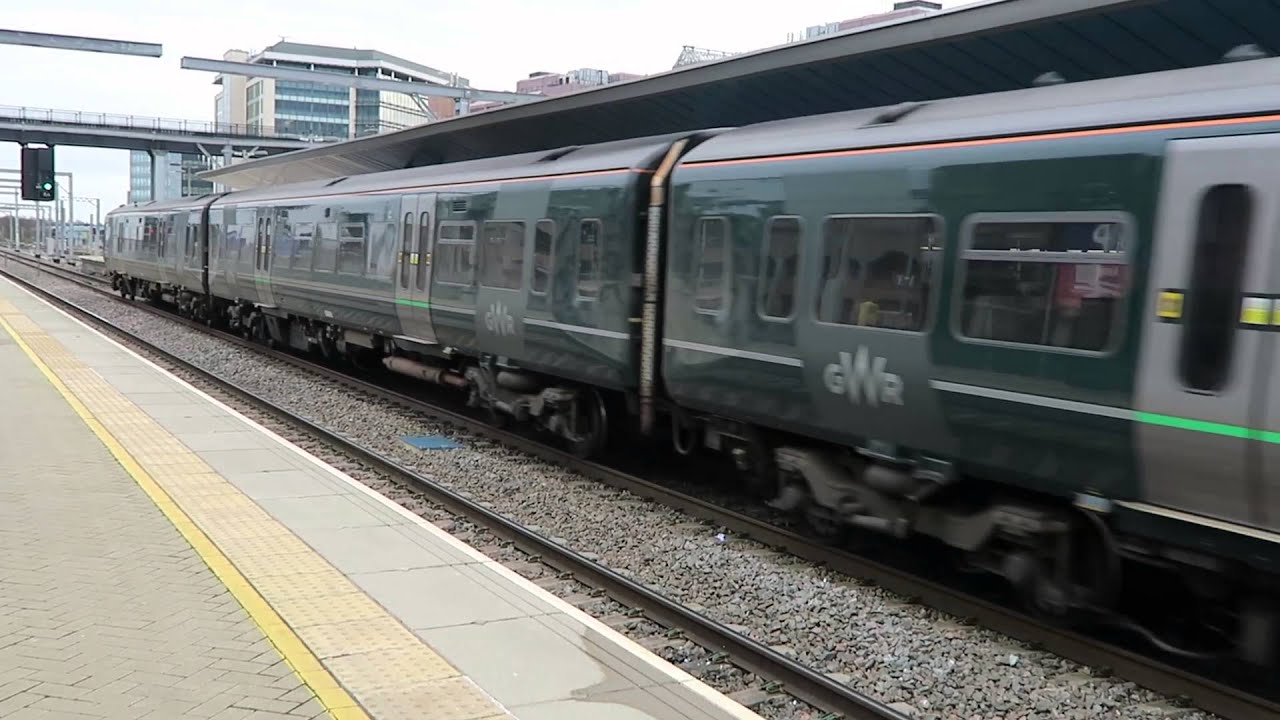 Class 166 Unit In New GWR Livery At Reading 11 December 2015 - YouTube