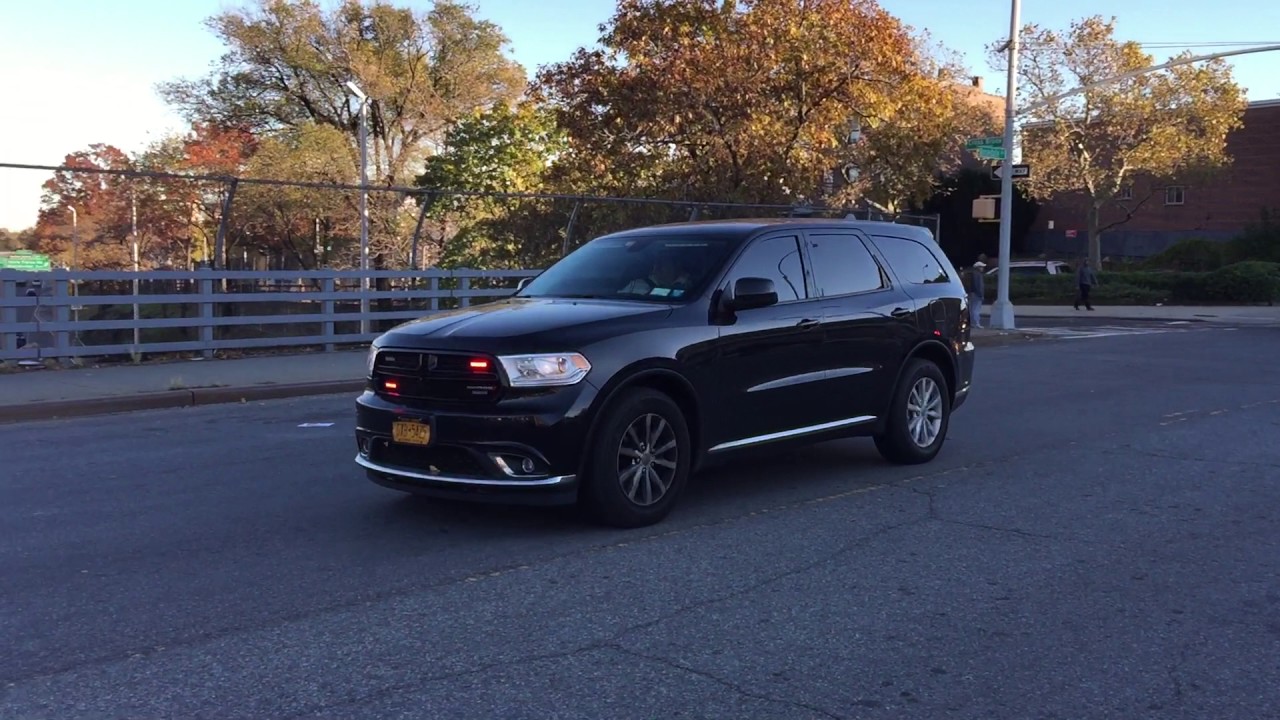 2 NYPD UNMARKED UNITS RESPONDING URGENTLY INTO A MAJOR NYPD POLICE ...
