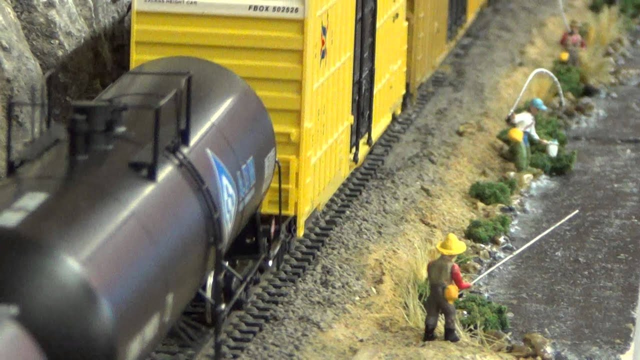 Mountain Layout HO Scale 2 - YouTube