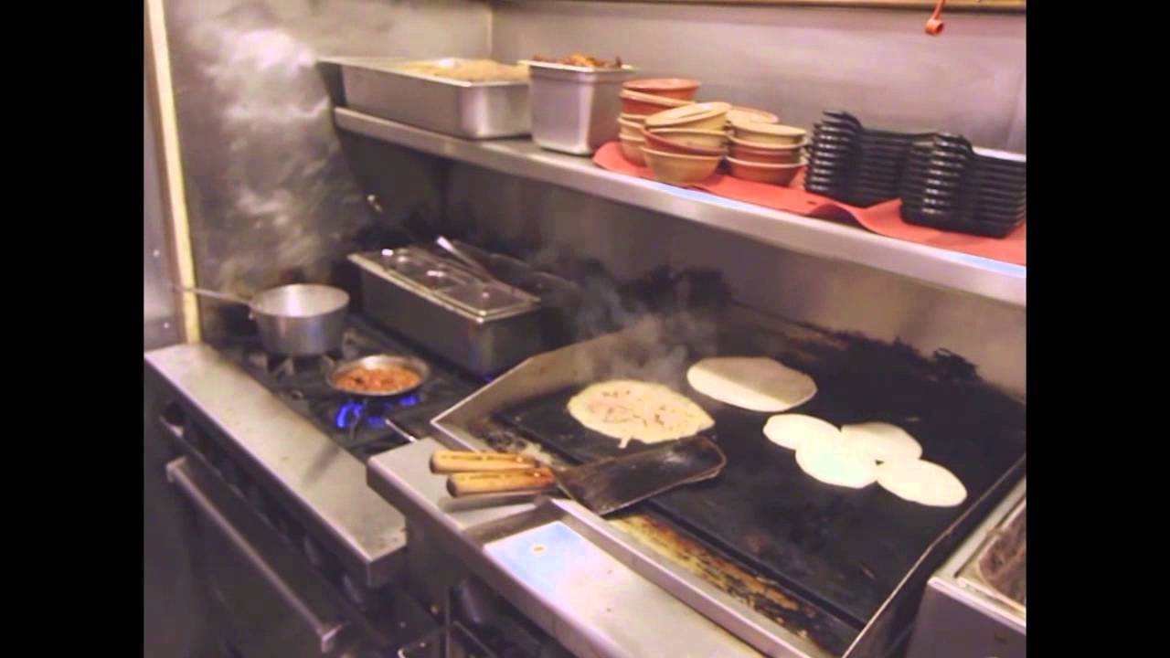 Licha's Cantina Restaurant - YouTube