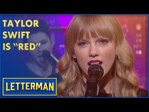 Taylor Swift Performs \