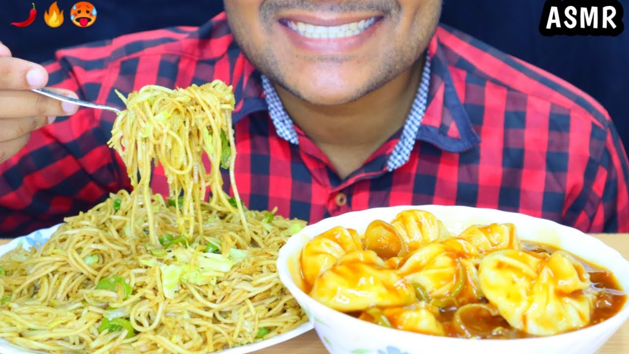 EATING VEGETABLE CHILLI NOODLES VEGETABLE MOMOS CHILLI CHOWMEIN EATING ...