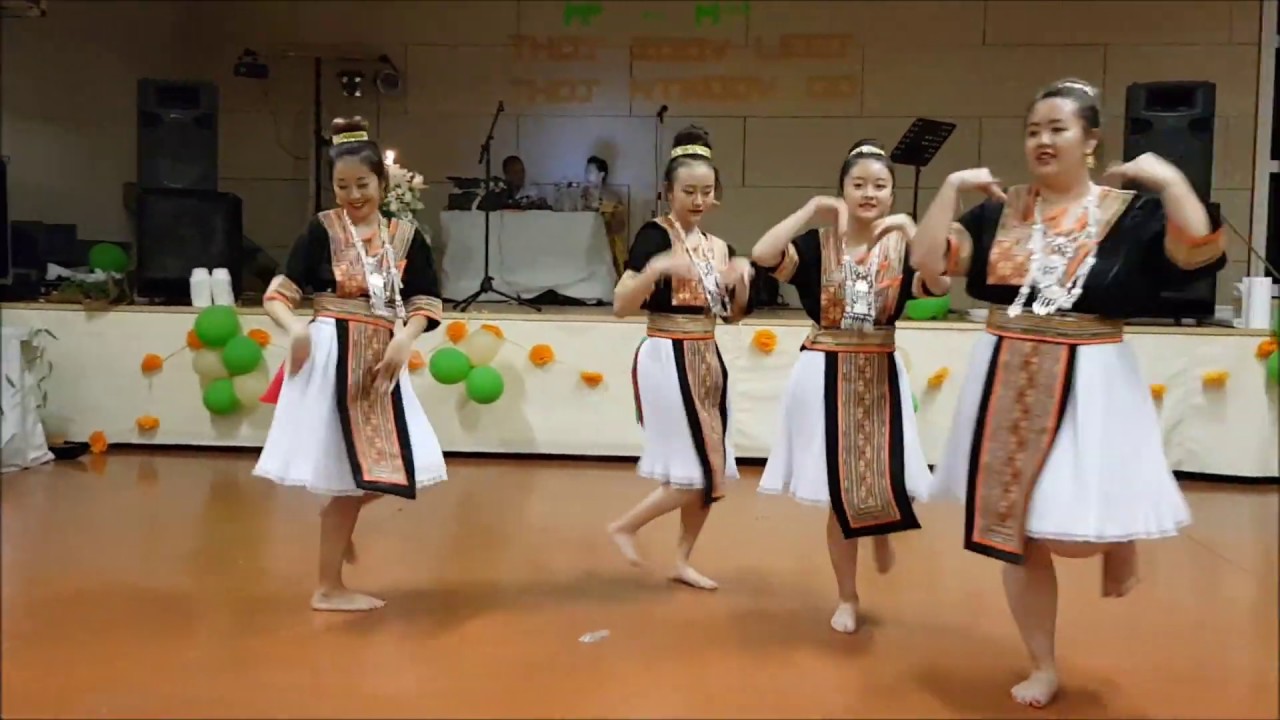 Khi Tes 10082019 / Danse Hmong - YouTube