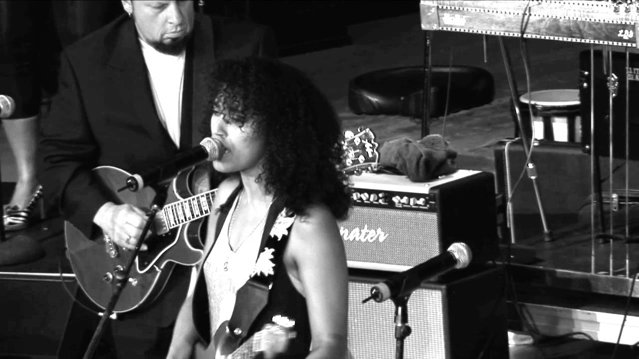 MAYAENI "The Right Way" - YouTube