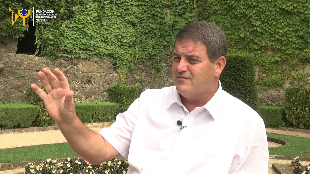 Interview with Prof. Jan Van Zwieten in Campus Yuste - YouTube