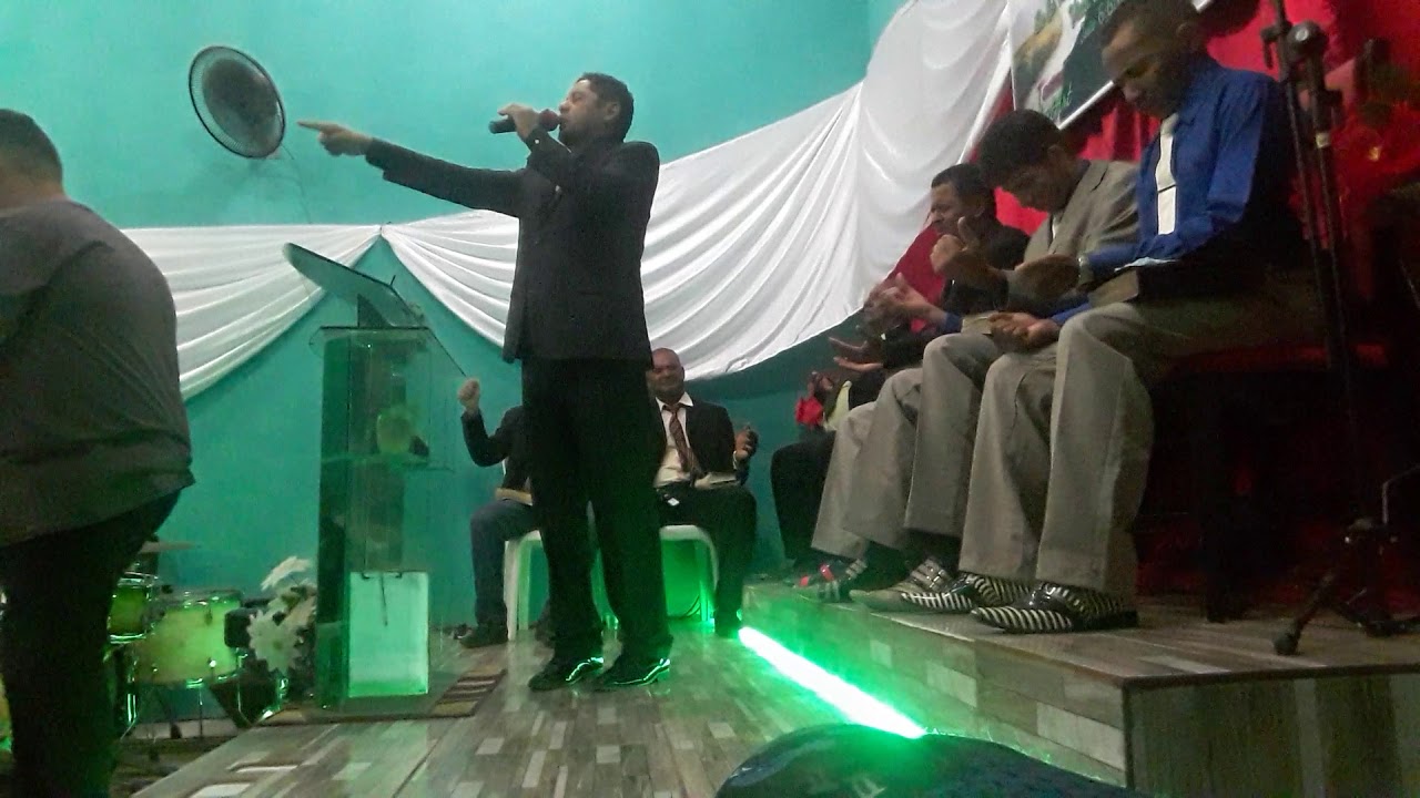 Pastor Erik Barros Deus de Promessas 3 - YouTube