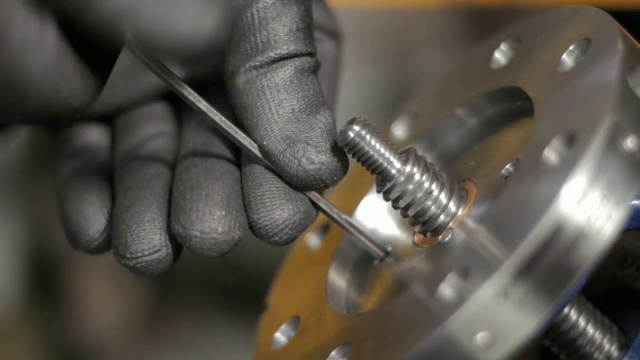 Yarway 5600 Welbond Steam Globe Valve - Actuator Installation - YouTube