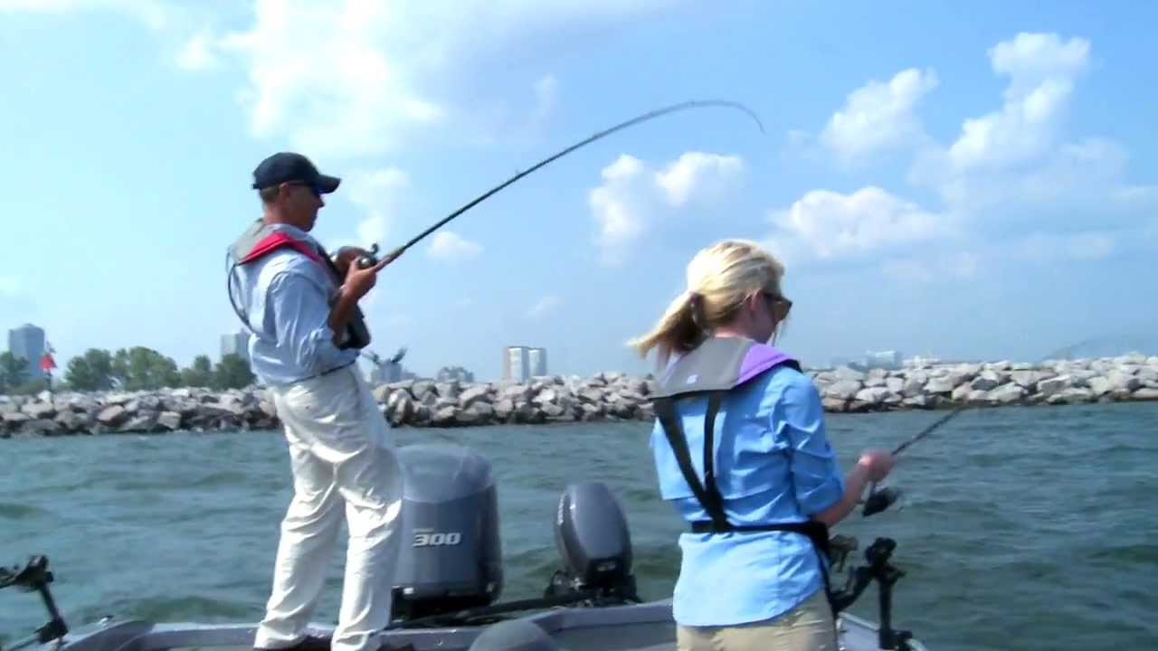 Fishing Basics: Playing a Fish - YouTube