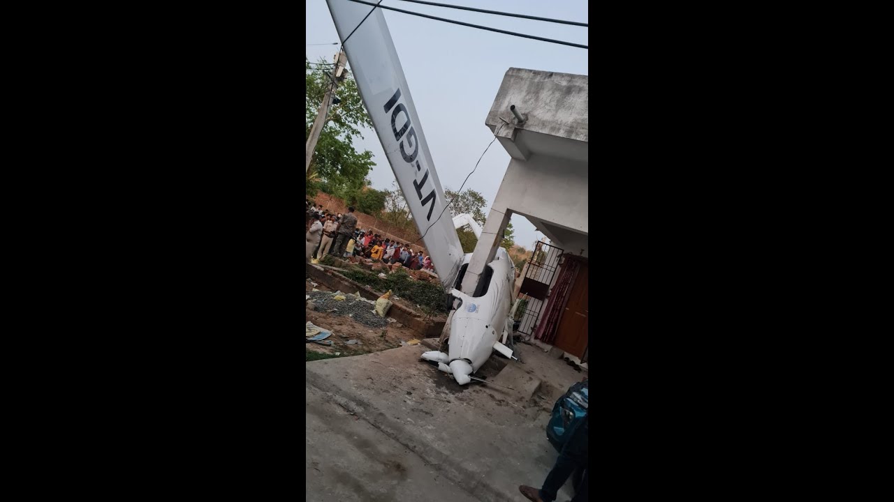 Pipistrel Sinus Plane crash on house - YouTube