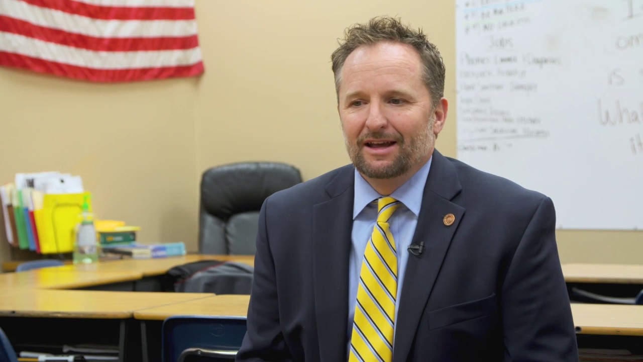 TIA– Pima County Superintendent visits TIA students - YouTube