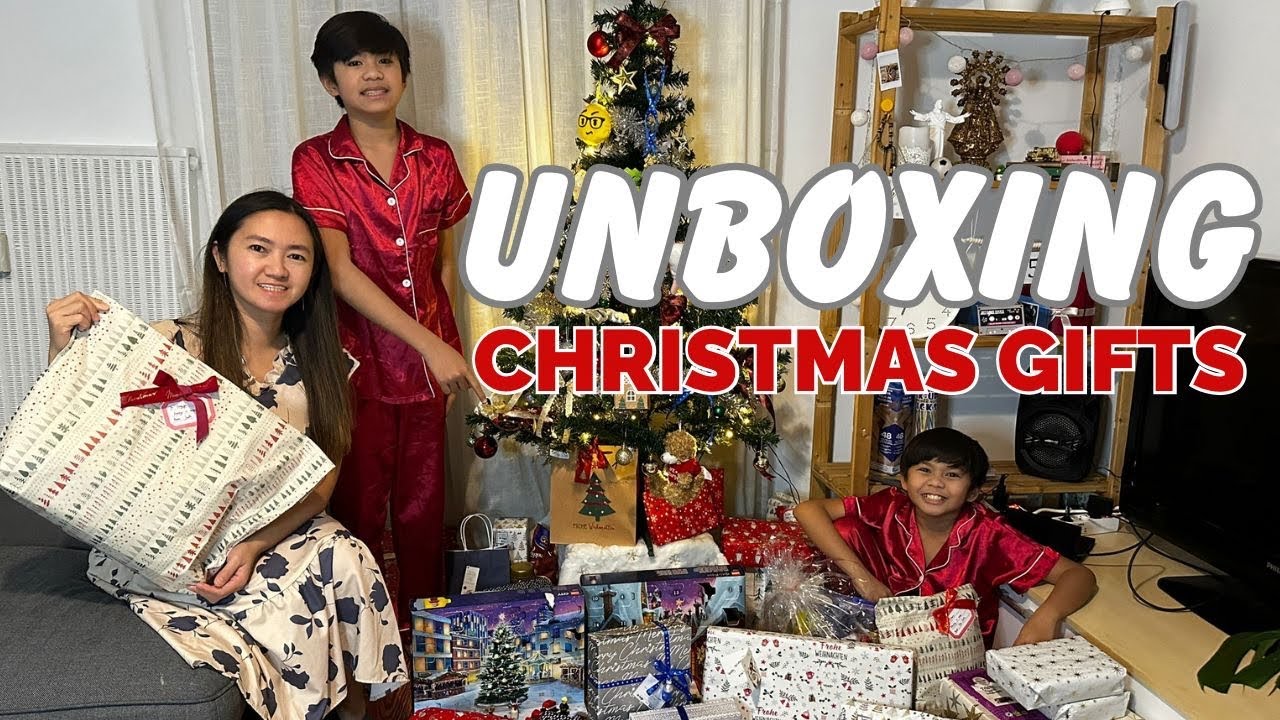 Unboxing Christmas Gifts 🎁 - YouTube