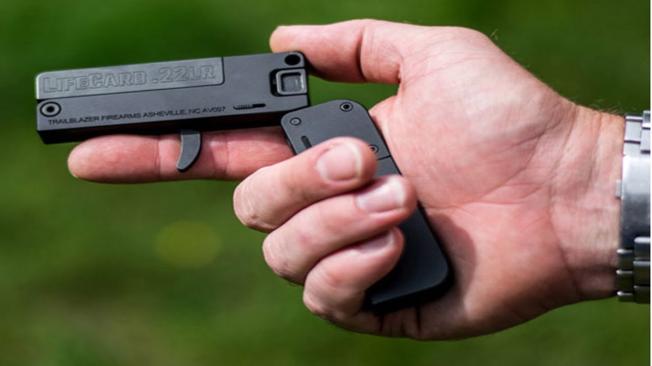 A Thin and Small Handgun That Fits into Your Wallet? | 8 Amazing Self ...