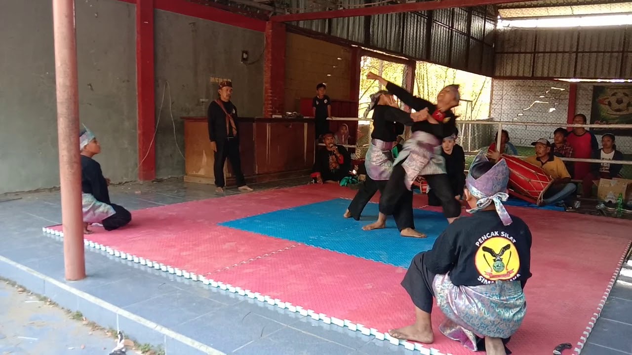 Pencak Silat Lang Lang Buana... - YouTube