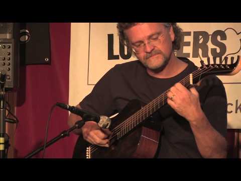 Tim Farrel Plays Matsuda guitar at Woodstock invitational Luthier ...