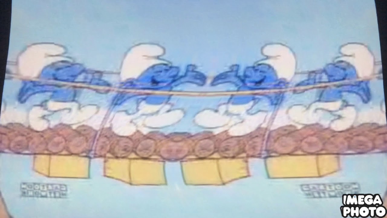 Smurfs singing la la la la la la funny - YouTube
